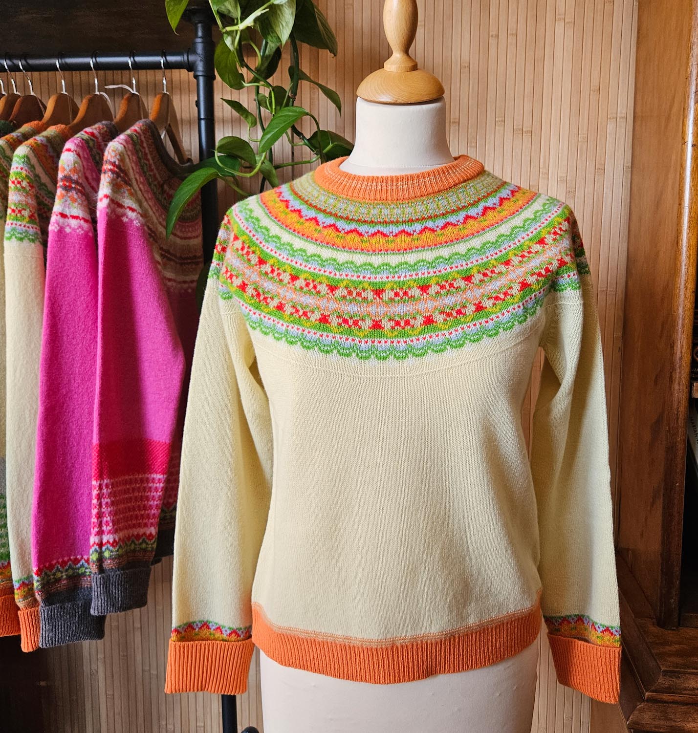 Eribe short Alpine sweater Limoncello Timeless