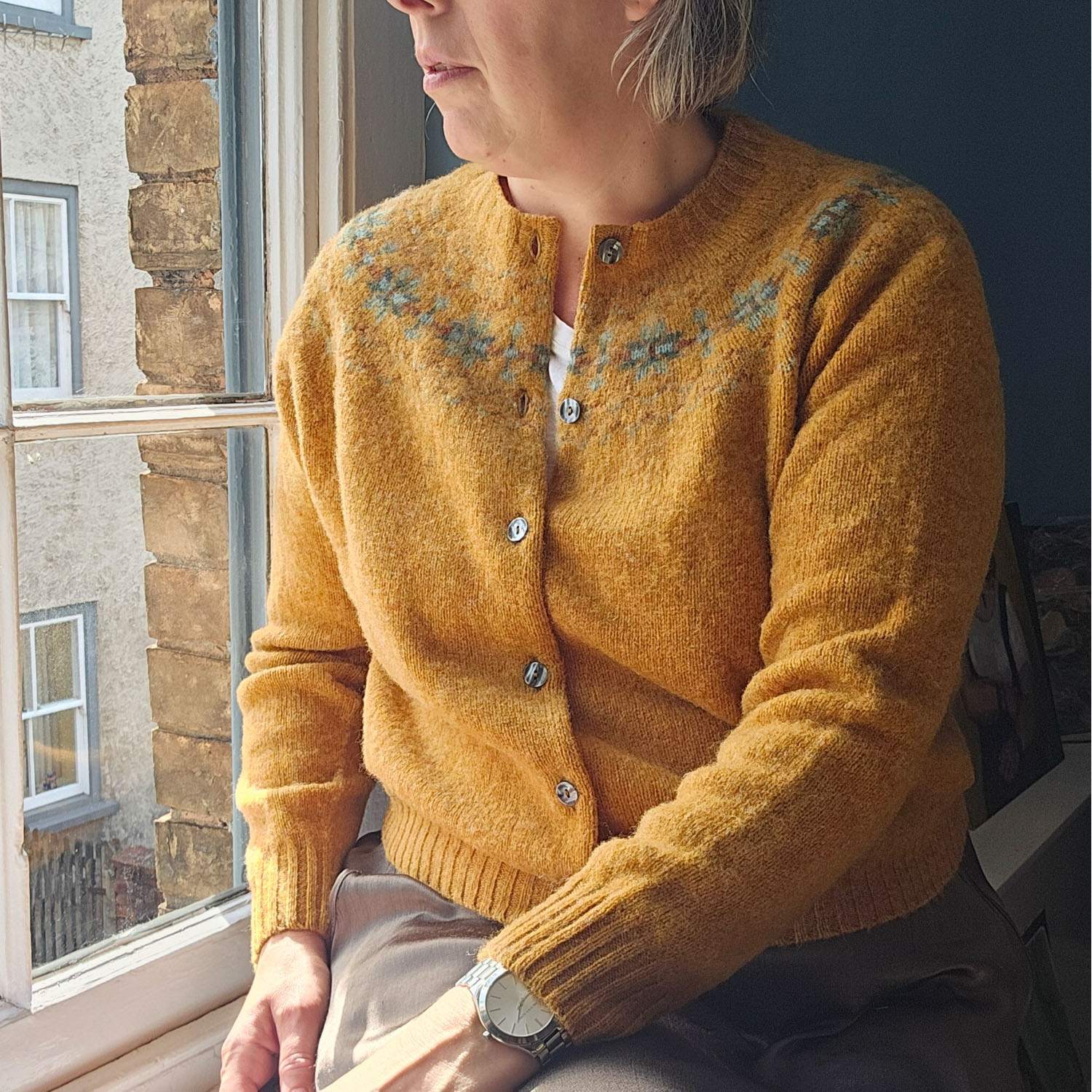 Harley of Scotland brushed wool short boxy cardigan - gold Timeless