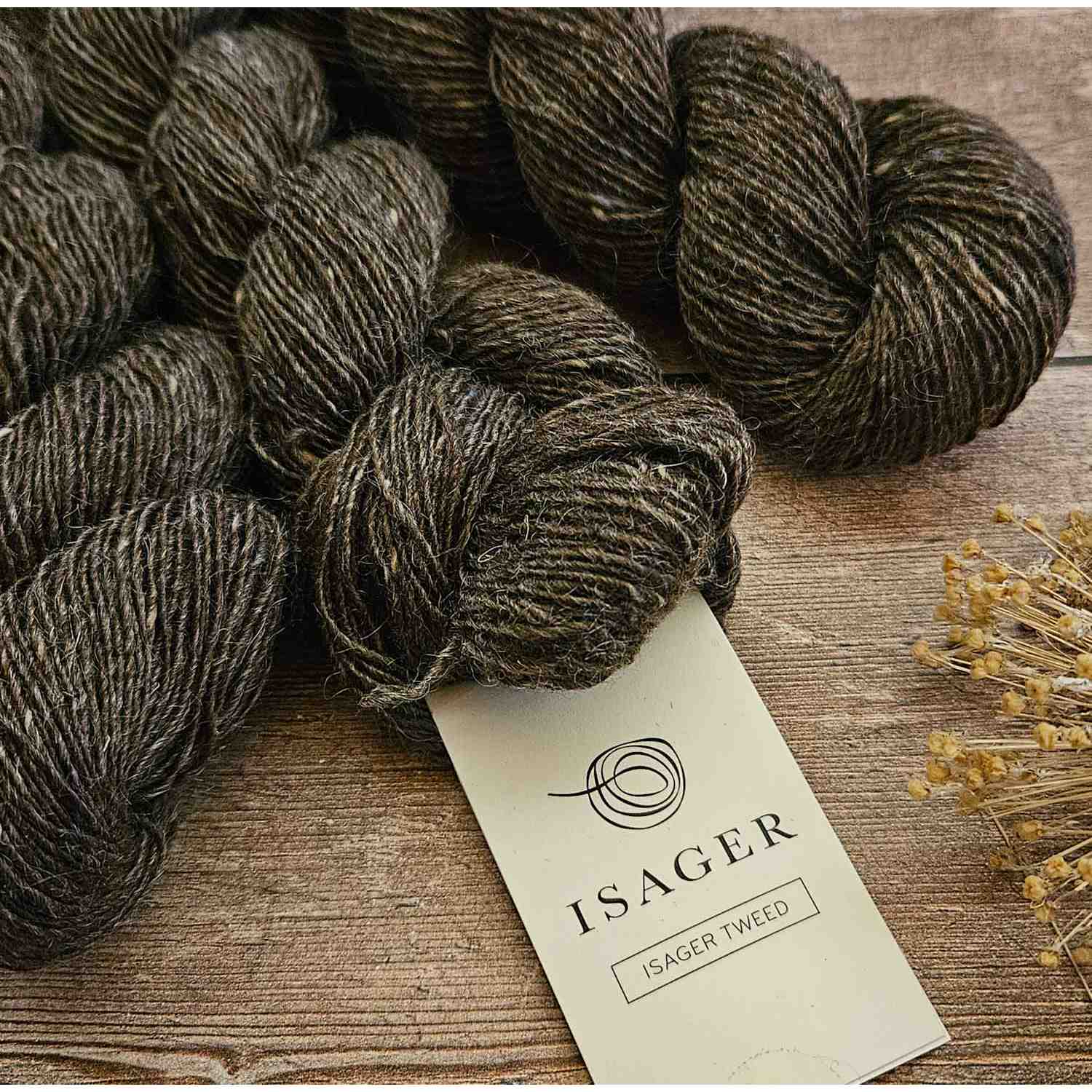 Isager tweed yarn Walnut Timeless